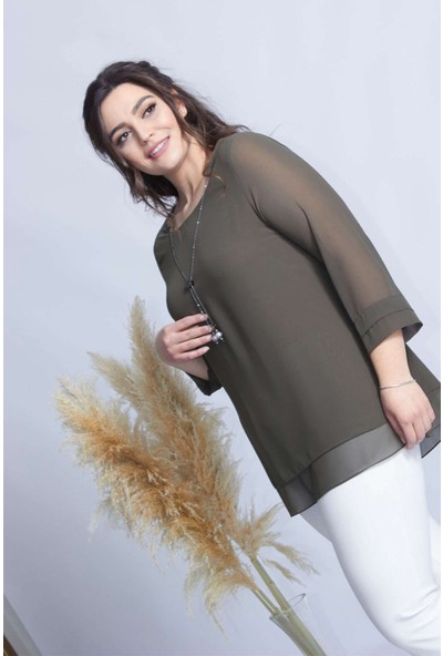 Moda Berray 1934 Haki Kolye Yakalı Şifon Büyük Beden Şık Bluz Moda Berray 1934 Haki Kolye Yakalı Şifon Büyük Beden Şık Bluz