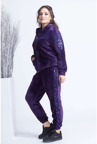 Moda Berray 1927 Mürdüm Tam Kalıp Tarz Kapşonlu Kadife Büyük Beden Eşofman Takımı Moda Berray 1927 Mürdüm Tam Kalıp Tarz Kapşonlu Kadife Büyük Beden Eşofman Takımı