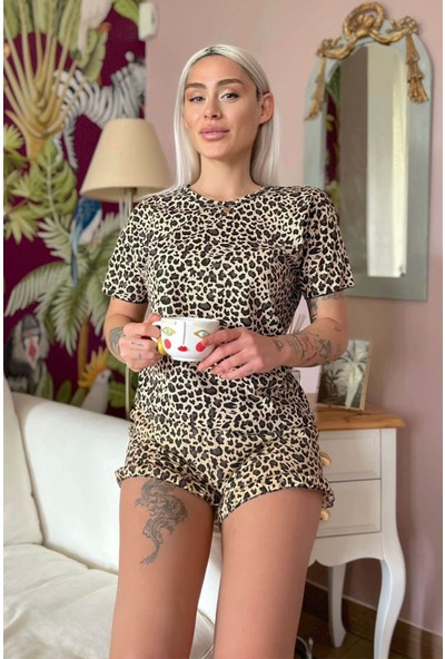 Pijama Evi Leopar Baskılı Şortlu Kadın Pijama Takımı