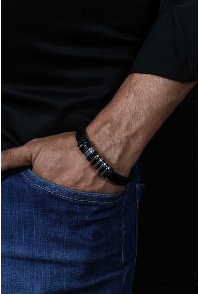 Vercetti Renkli Bijuteri Erkek Bileklik Deri ve Çelik Çizgi Tasarım Ayrıntılı Vercetti Renkli Bijuteri Erkek Bileklik Deri ve Çelik Çizgi Tasarım Ayrıntılı