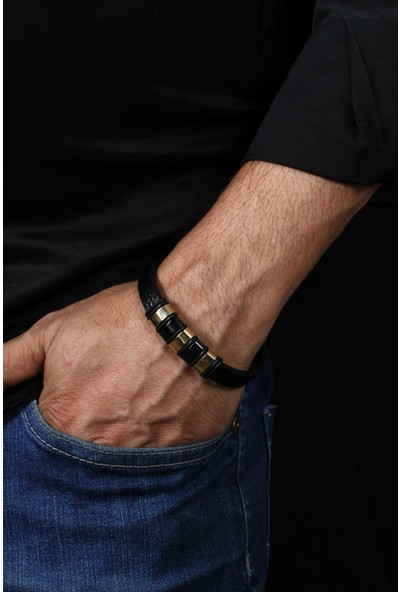 Vercetti Renkli Bijuteri Erkek Bileklik Deri ve Çelik Gold Siyah Tasarım Vercetti Renkli Bijuteri Erkek Bileklik Deri ve Çelik Gold Siyah Tasarım