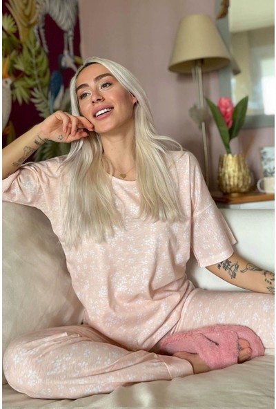 Pijama Evi Clover Baskılı Kısa Kollu Kadın Pijama Takımı Pijama Evi Clover Baskılı Kısa Kollu Kadın Pijama Takımı