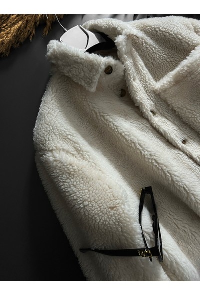 Abluka Önü Cepli Peluş Ceket Ekru