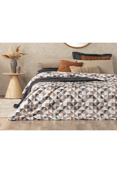 English Home Trigon Pamuklu E x tra King Nevresim 260 x 240 cm Gri - Bej English Home Trigon Pamuklu E x tra King Nevresim 260 x 240 cm Gri - Bej