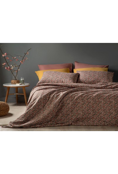 English Home Floweret Pamuklu Super King Nevresim Seti 260X220 cm Siyah English Home Floweret Pamuklu Super King Nevresim Seti 260X220 cm Siyah