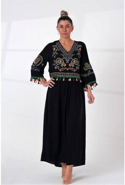 Kadın Siyah V Yaka Nakışlı Püsküllü Uzun Elbise