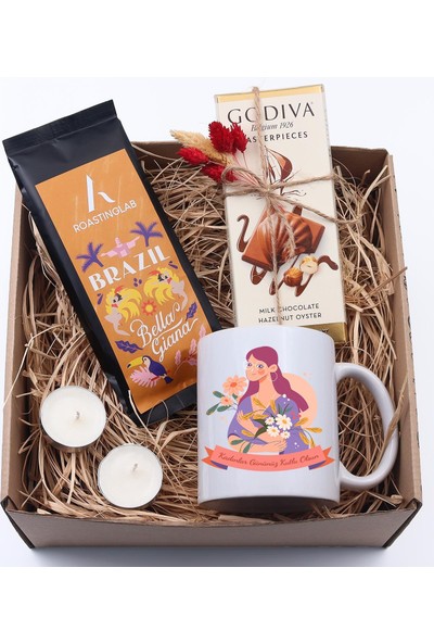 VegaGiftShop Dünya Kadınlar Gününe Özel Kupa & Godiva Çikolata & A Roastling Lab Kahve & 2 Adet Mum Hediye Seti VegaGiftShop Dünya Kadınlar Gününe Özel Kupa & Godiva Çikolata & A Roastling Lab Kahve & 2 Adet Mum Hediye Seti