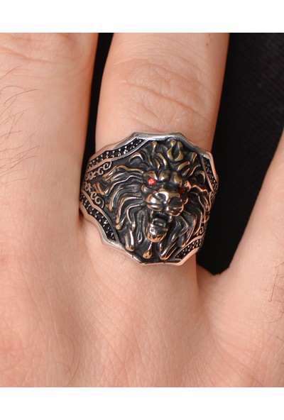Prestige Gümüş Gümüş Erkek Yüzük Aslan Figürlü Zircon Taş Süslemeli 00146 Prestige Gümüş Gümüş Erkek Yüzük Aslan Figürlü Zircon Taş Süslemeli 00146