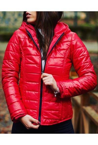 Moda Yakamoz Kapşonlu Cepli Önü Fermuarlı Mont. Moda Yakamoz Kapşonlu Cepli Önü Fermuarlı Mont.