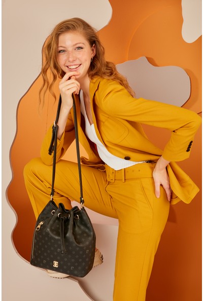 Pierre Cardin Siyah Monogram Kadın Çapraz Çanta 05PO22Y1544-MN S Pierre Cardin Siyah Monogram Kadın Çapraz Çanta 05PO22Y1544-MN S