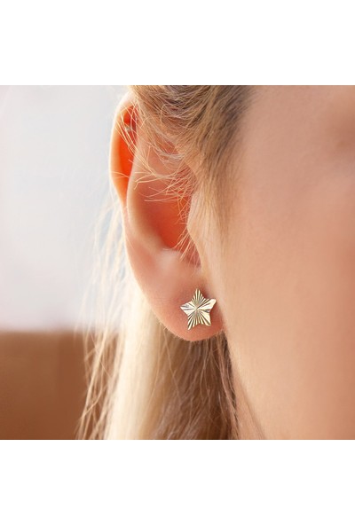Myra Gold Kalem Işlemeli Yıldız Çivi Altın Küpe