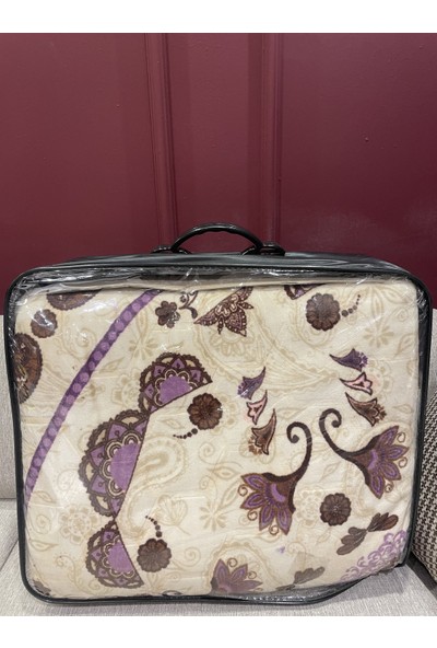 Armada Gold 2 Katlı Vizon Polyester Battaniye 220X240 Armada Gold 2 Katlı Vizon Polyester Battaniye 220X240