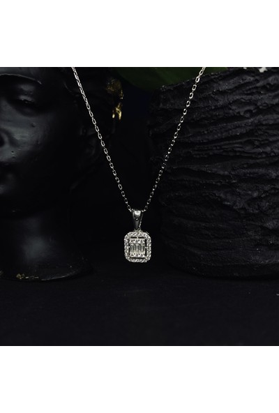 Wena Jewelry 925 Ayar Gümüş Wena Taşlı Modern 3'lü Baget Kolye Wena Jewelry 925 Ayar Gümüş Wena Taşlı Modern 3'lü Baget Kolye