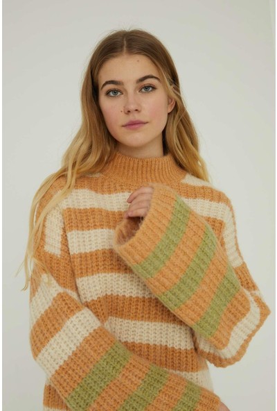 Manuka Yün Efektli Çizgili Kazak Somon