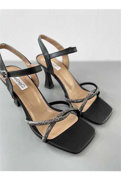 BeBeQ Perry Siyah Taşlı Açık Abiye Topuklu Kadın Ayakkabı BeBeQ Perry Siyah Taşlı Açık Abiye Topuklu Kadın Ayakkabı