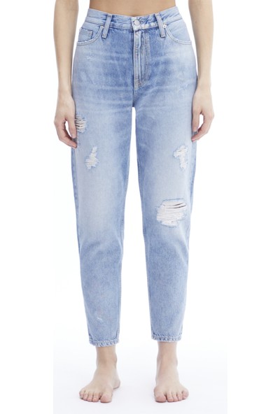 Calvin Klein J20J2178321A4 Yüksek Bel Mom Fit Mavi Kadın Denim Pantolon Calvin Klein J20J2178321A4 Yüksek Bel Mom Fit Mavi Kadın Denim Pantolon