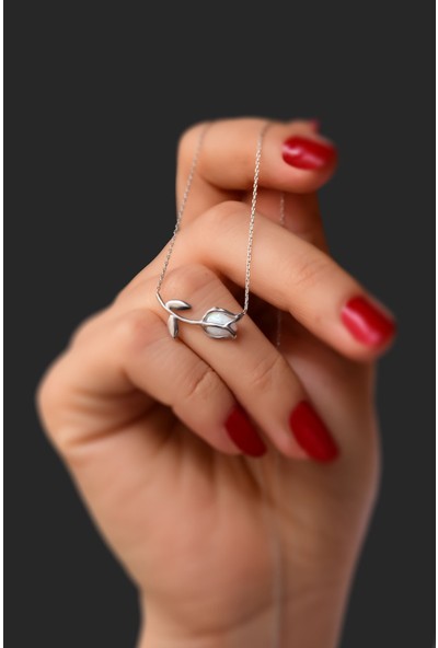 Papatya Silver 925 Ayar Gümüş Rodyum Kaplama Beyaz Opal Taşlı Lale Kolye