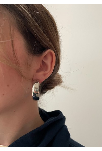 KİLİGİSTANBUL Parlak Halka Küpe Çifti KİLİGİSTANBUL Parlak Halka Küpe Çifti