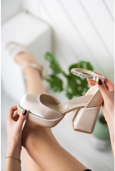 Muggo Olivia Garantili Kadın Saten Platform Topuk Ayakkabı