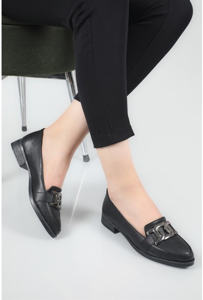 Alçak Topuklu Tokalı Rahat Siyah Kadın Ayakkabı B-234
