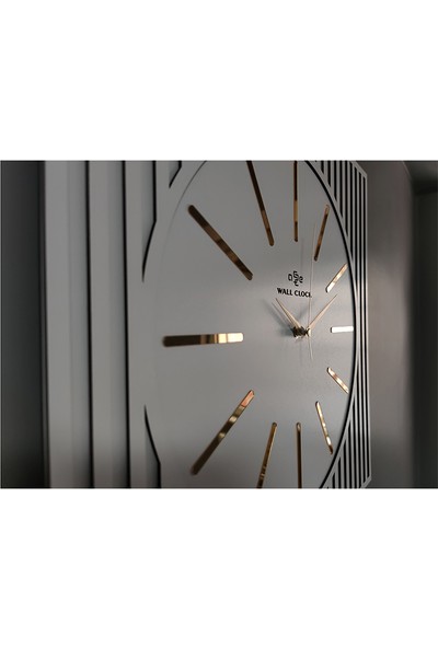 Kare Çizgi Desenli Gold Pleksi Beyaz Dekoratif Duvar Saati