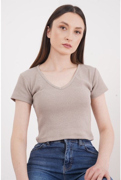 Hadise Kısa Kol V Yaka Bluz Taş Hadise Kısa Kol V Yaka Bluz Taş