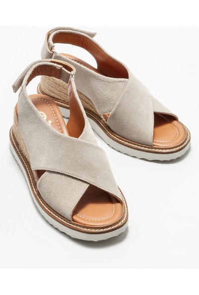 Elle Shoes Bej Deri Kadın Dolgu Topuklu Sandalet Elle Shoes Bej Deri Kadın Dolgu Topuklu Sandalet