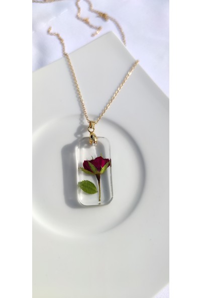 Berna Kırmızı Güllü Kolye