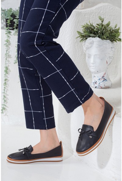 Mft Kadın Içi Hakiki Deri Lazer Işlemeli Siyah Babet Mft Kadın Içi Hakiki Deri Lazer Işlemeli Siyah Babet