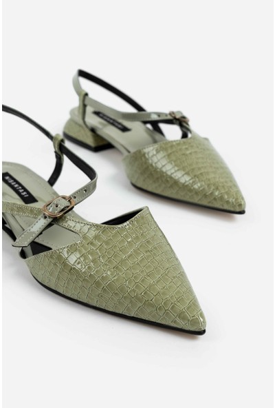 Nişantaşı Shoes Adrian Yeşil Rugan Kısa Topuklu Kemer Detay Kadın Sandalet Nişantaşı Shoes Adrian Yeşil Rugan Kısa Topuklu Kemer Detay Kadın Sandalet