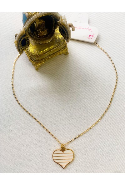 Mingy Gold Zincir Çizgili Kalp Temalı Candy Kalp Kolye Beyaz Mingy Gold Zincir Çizgili Kalp Temalı Candy Kalp Kolye Beyaz