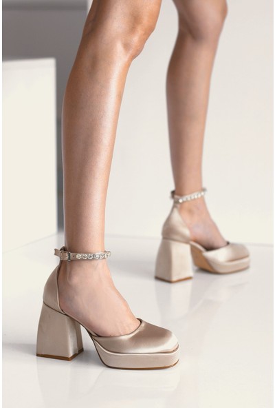 Shoebellas Medison Nude Saten Platformlu Topuklu Ayakkabı Shoebellas Medison Nude Saten Platformlu Topuklu Ayakkabı