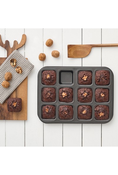 Karaca Square Brownie 12'li Kek Kalıbı Karaca Square Brownie 12'li Kek Kalıbı