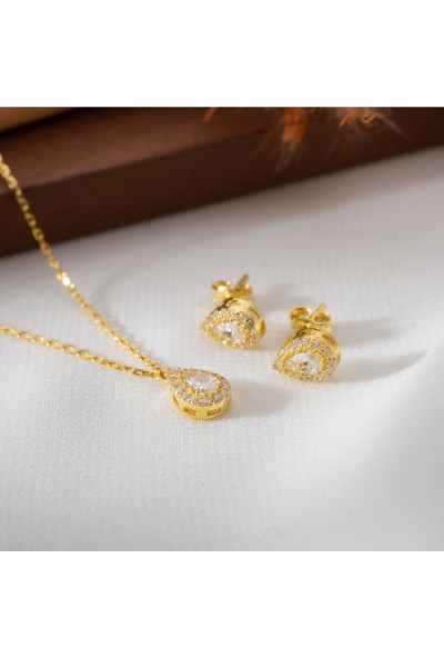 Gümüşistan 925 Ayar Gümüş Damla Taşlı Kolye-Küpe Seti Gümüşistan 925 Ayar Gümüş Damla Taşlı Kolye-Küpe Seti