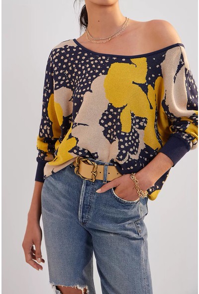 Moda Çizgi Çiçek Desenli Sırt Dekolteli Pamuklu Örme Kazak Moda Çizgi Çiçek Desenli Sırt Dekolteli Pamuklu Örme Kazak