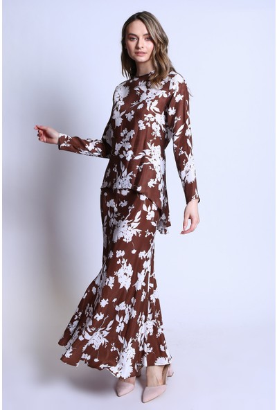 Hilal Oğuzkan Blık Etek Ön Kısa Arka Uzun Takım Kahverengi Hilal Oğuzkan Blık Etek Ön Kısa Arka Uzun Takım Kahverengi