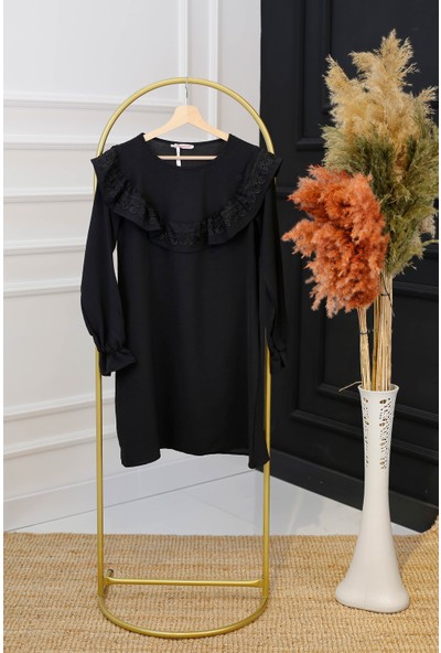 Önü Dantelli Ayrobin Fırfırlı Tunik-Siyah