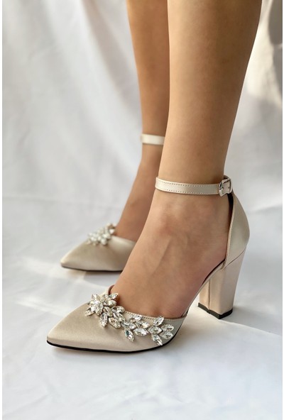 Nil Shoes Lito Bej Saten Taş Detaylı Topuklu Ayakkabı