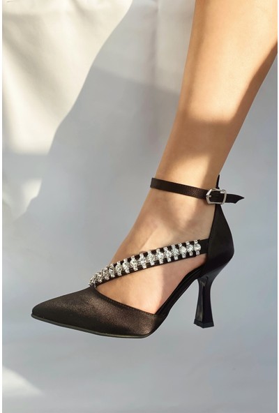 Nil Shoes Lara Siyah Saten Taş Detaylı Topuklu Ayakkabı
