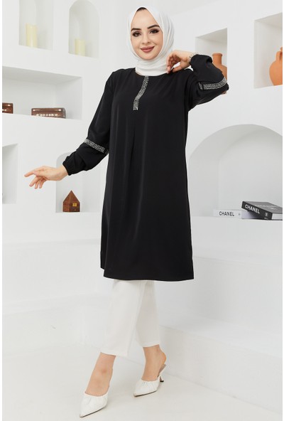 Büyük Beden Pileli Taş Detaylı Tesettür Tunik/siyah Büyük Beden Pileli Taş Detaylı Tesettür Tunik/siyah