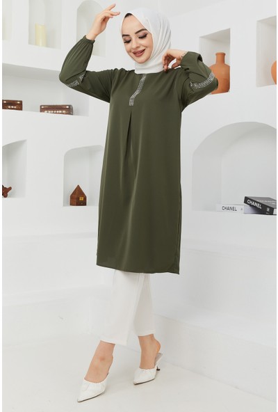 Büyük Beden Pileli Taş Detaylı Tesettür Tunik/haki Büyük Beden Pileli Taş Detaylı Tesettür Tunik/haki