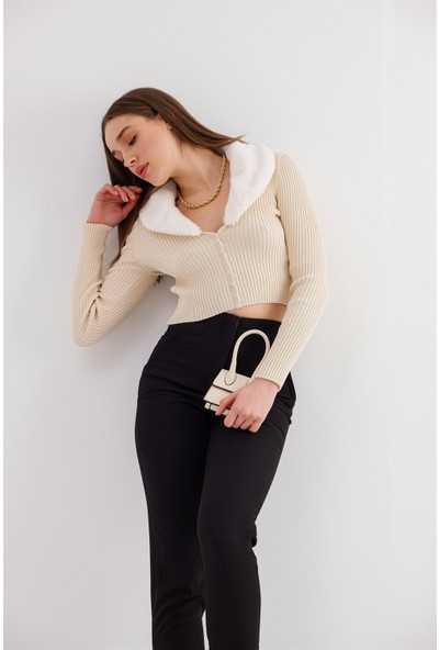 MyLove Kürk Detay Crop Hırka MyLove Kürk Detay Crop Hırka