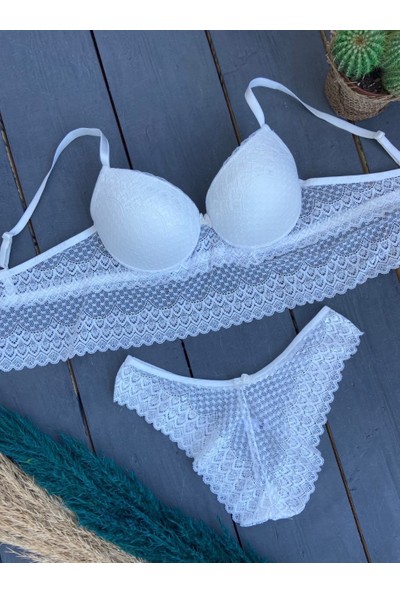 Dantel Işlemeli Sütyen Takım