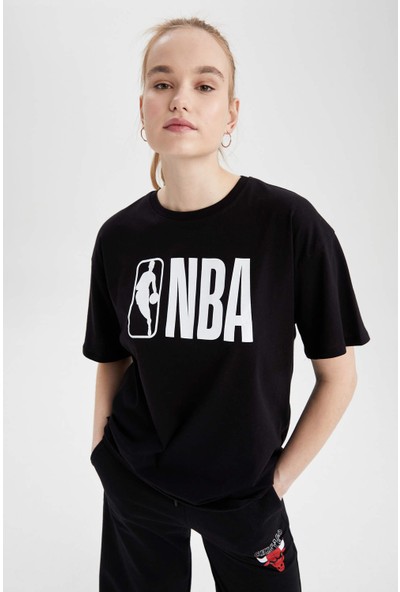 DeFacto Oversize Fit Nba Lisanslı Kısa Kollu TIŞÖRT V1500AZ22SM DeFacto Oversize Fit Nba Lisanslı Kısa Kollu TIŞÖRT V1500AZ22SM