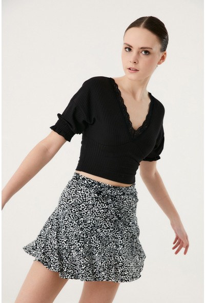 Çiçek Desenli Salaş Şort Etek Çiçek Desenli Salaş Şort Etek
