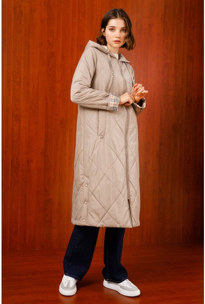 Micca Ekose Garni Detaylı Fermuar Kapamalı Yanları Çıtçıtlı Spor Kap-Taş Micca Ekose Garni Detaylı Fermuar Kapamalı Yanları Çıtçıtlı Spor Kap-Taş