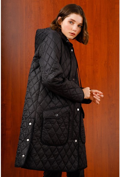 Micca Iç Astarı Ekoseli Önü Cepli Yanları Çıtçıtlı Kapitone Şişme Mont-Siyah