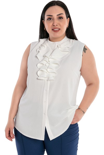 Disentis Modest Büyük Beden Yakası Iki Kat Volanlı Düğmeli Kolsuz Beyaz Gömlek Disentis Modest Büyük Beden Yakası Iki Kat Volanlı Düğmeli Kolsuz Beyaz Gömlek
