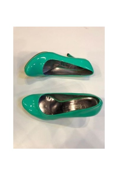 Stileto Su Yeşili Rugan Platformlu Ince Topuk Topuk Boyu 10 cm Stileto Su Yeşili Rugan Platformlu Ince Topuk Topuk Boyu 10 cm