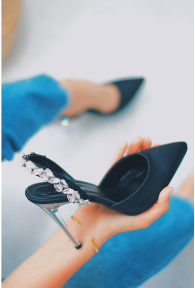 Shoebellas Gent Siyah Saten Kadın Topuklu Ayakkabı Shoebellas Gent Siyah Saten Kadın Topuklu Ayakkabı